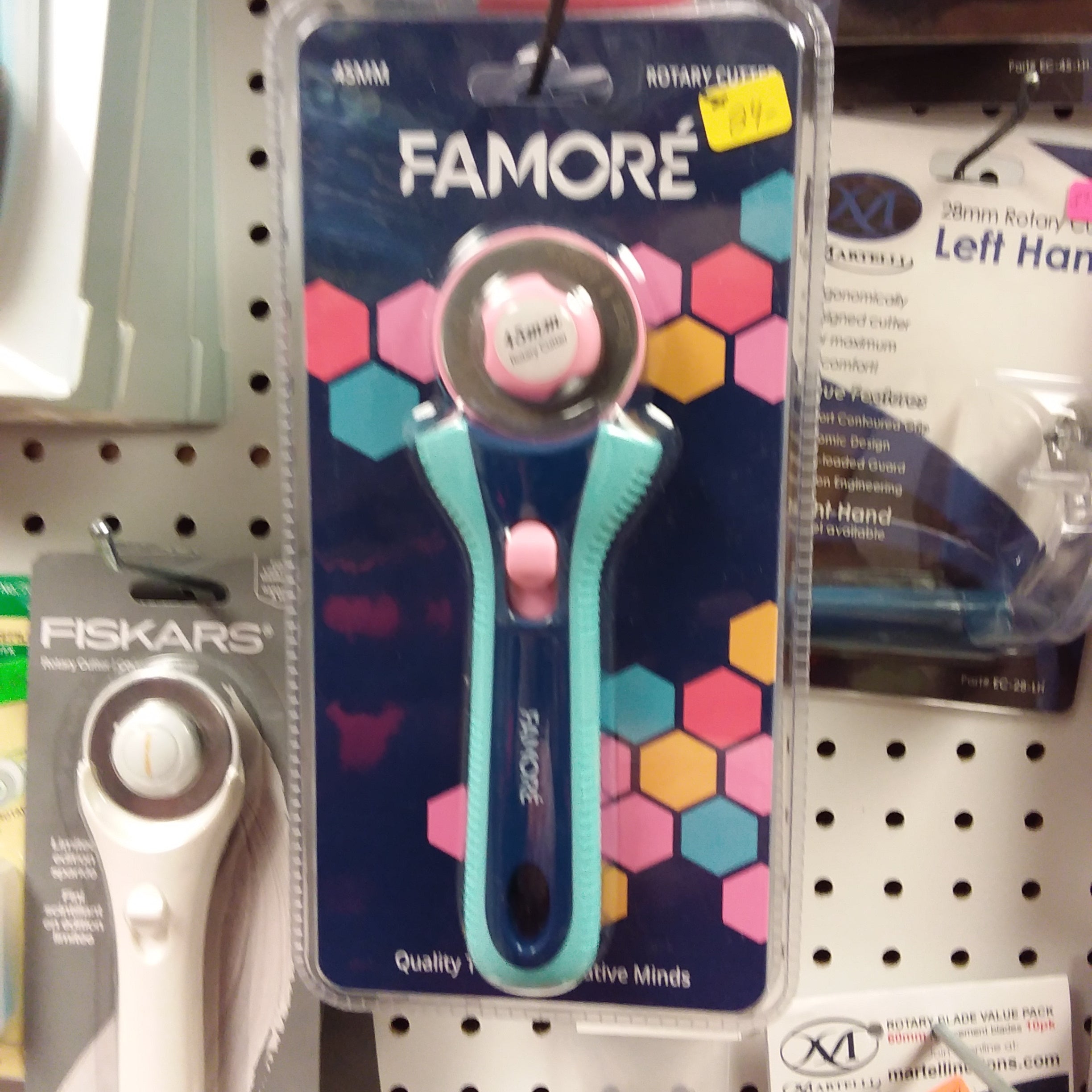 Famore - Rotary Cutter - Ball-Bearing 45mm – Paradise Quilting